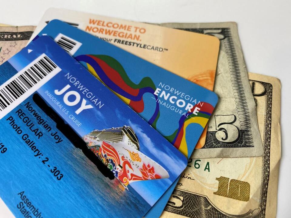 Norwegian Cruise Line Gratuities (Tips): Full Guide to Cost & How They ...