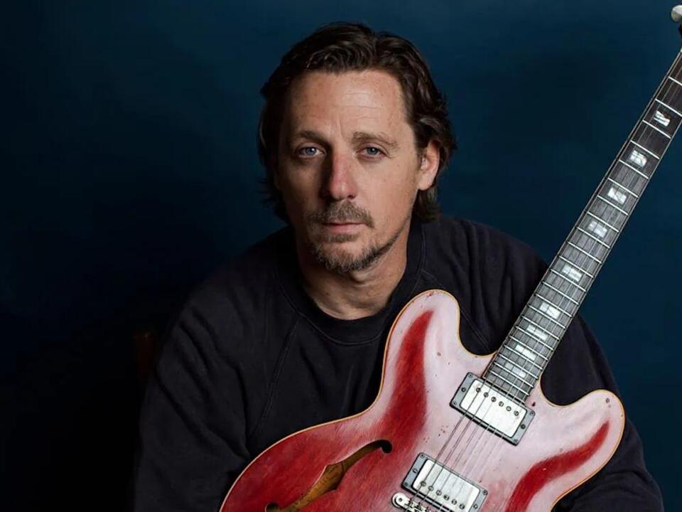 Review: As Johnny Blue Skies, Sturgill Simpson Takes a ‘Passage du Desir’