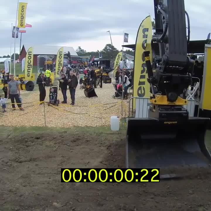 Bucket to grab in less than one minute with the @engcon group EC233 ...