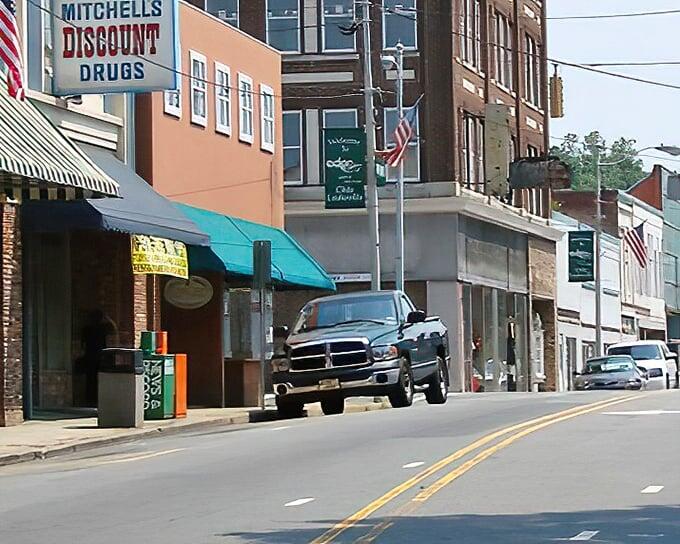 10 Towns In North Carolina Where You Can Retire Comfortably Without ...