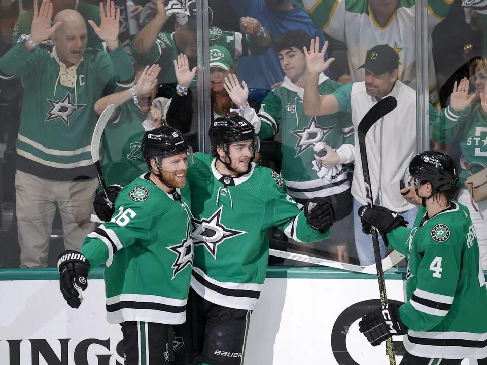 Radek Faksa scores in return, Stars oust defending Stanley Cup champ ...