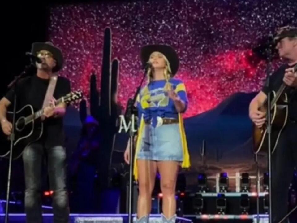 Miranda Lambert, Jon Randall & Jack Ingram Surprise Fans With ...