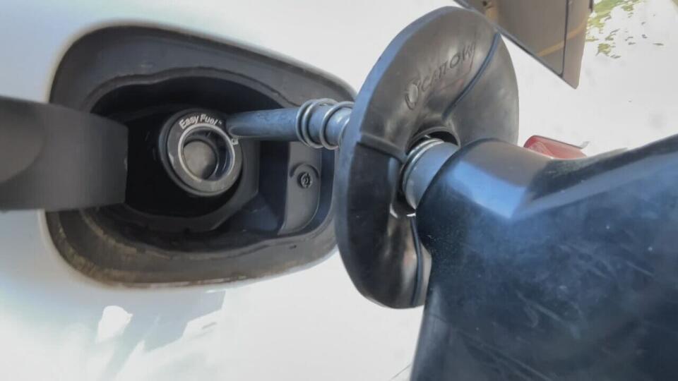 Georgians paying $7 less to fill up tanks than 2024, AAA says - NewsBreak