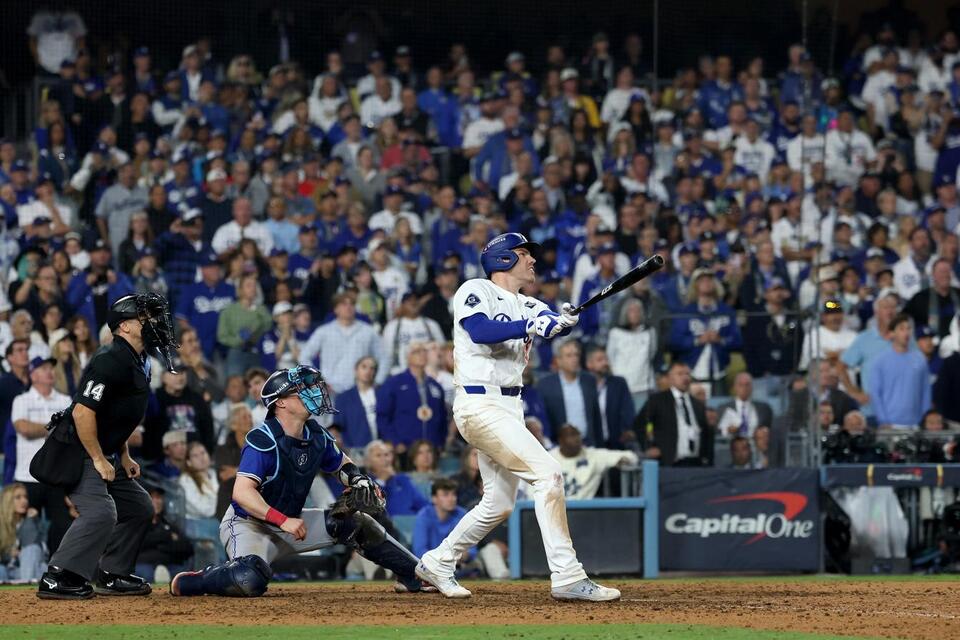 Freddie Freeman's walk-off homer in 18th inning gives Dodgers 2-1 World ...