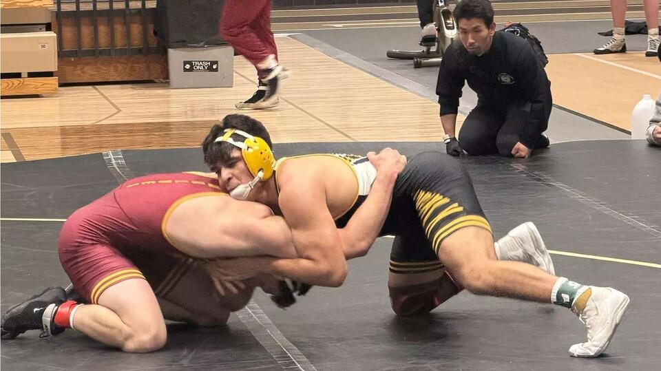 🤼‍♂️ FHSU men lock up one win at Iron Mike Duals - NewsBreak