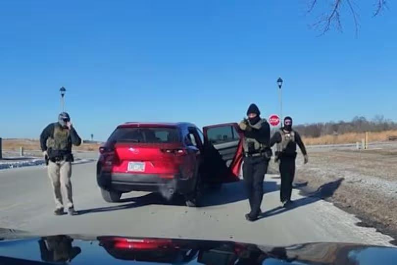 Local police intervene after ICE agents point guns and detain legal ...