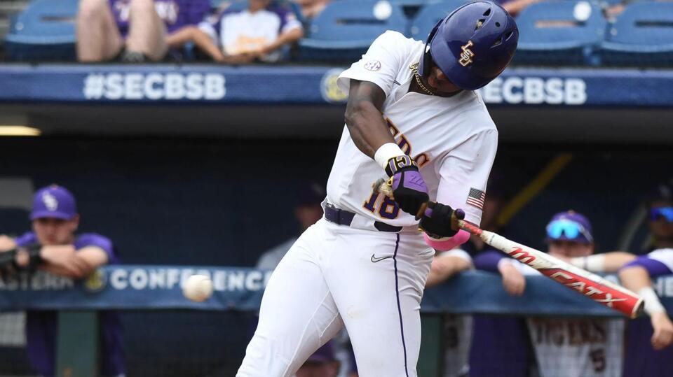 Watch LSU baseball outfielder Tre Morgan make ridiculous diving catch ...