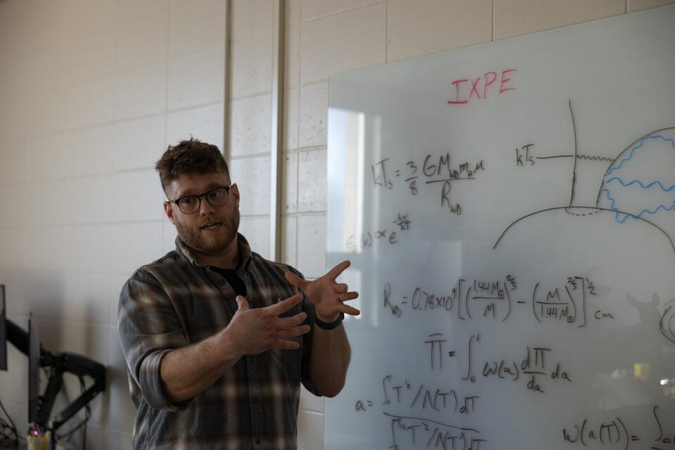 UI researcher helps NASA capture first X-ray of a white dwarf star ...