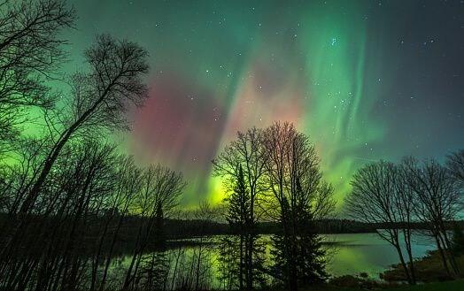 We May See Northern Lights Over Northern Illinois This Week - NewsBreak