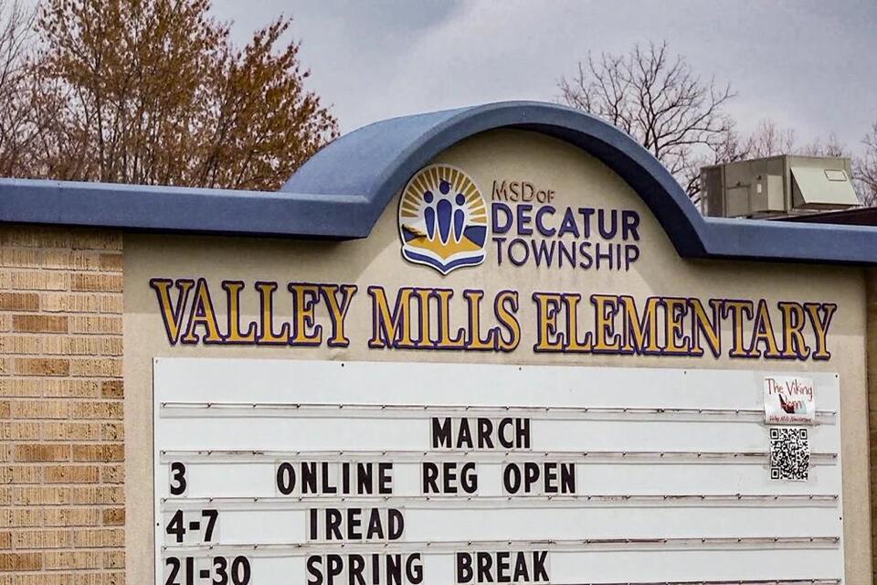 Indiana mom took gun to grade school and threatened lesbian teacher ...