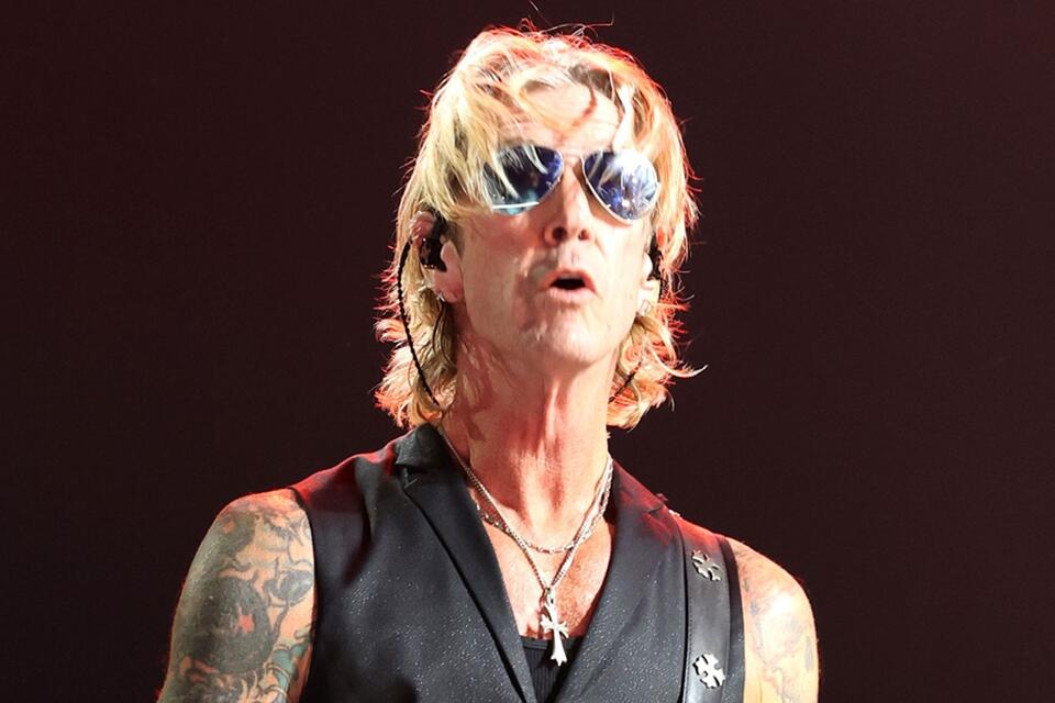 Watch Guns N' Roses Cover a Rare Sex Pistols Song Live for the First ...