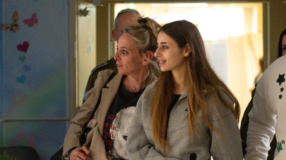 Freed Israeli Hostage Says She ‘Went Through a Holocaust’ in Gaza ...