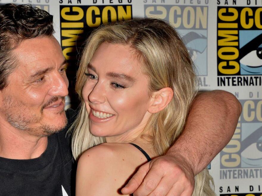Pedro Pascal And Vanessa Kirby’s ‘Sexy’ Chemistry Is Making People Very ...