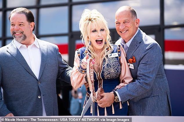 Dolly Parton, 80, makes first public appearance since revealing health ...