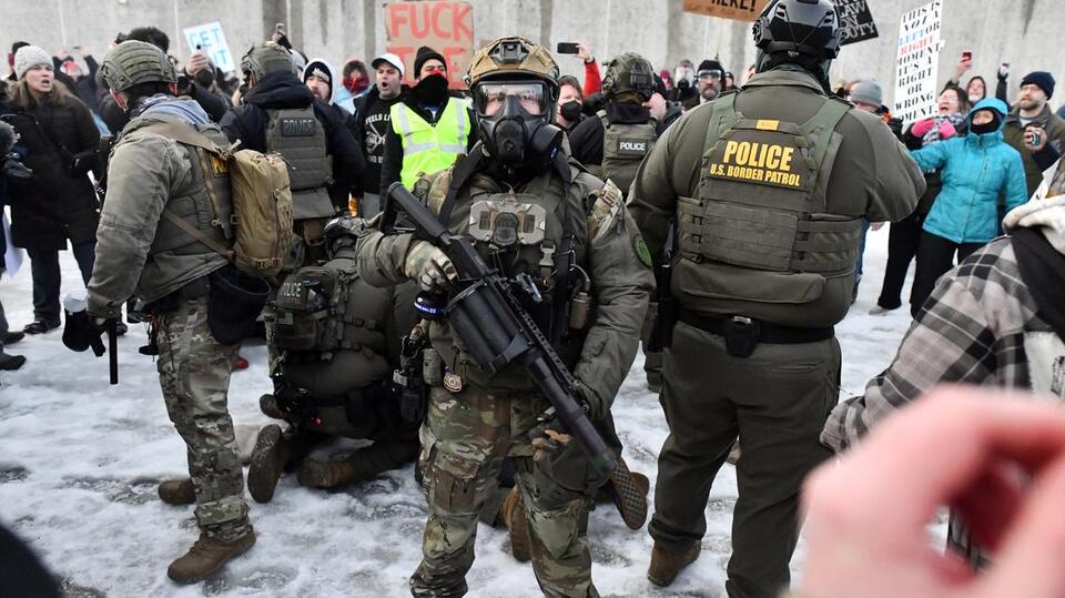 Immigration agents, leaders defy best practices honed by US police for ...