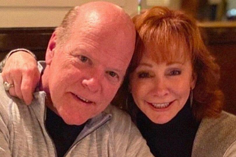 Reba McEntire fans teary-eyed over personal update about boyfriend Rex Linn - NewsBreak