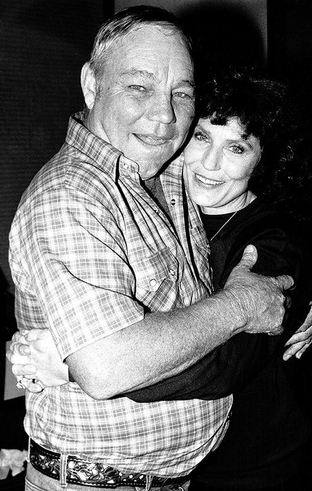 Loretta Lynn’s Husband Oliver: Everything To Know About Their 50 Year ...