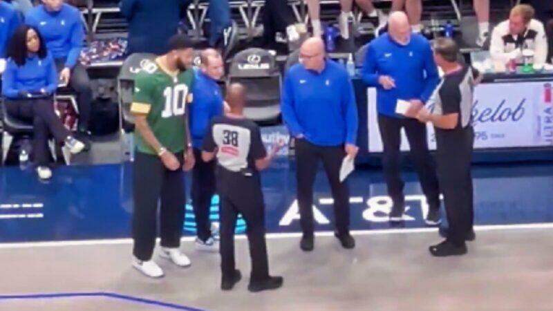 Anthony Davis And Mavericks Staff Spend Timeout Confronting Refs After ...