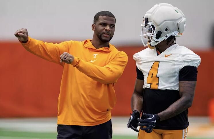 WATCH: Tennessee Receivers Coach Kelsey Pope Mic'd Up During Vols ...