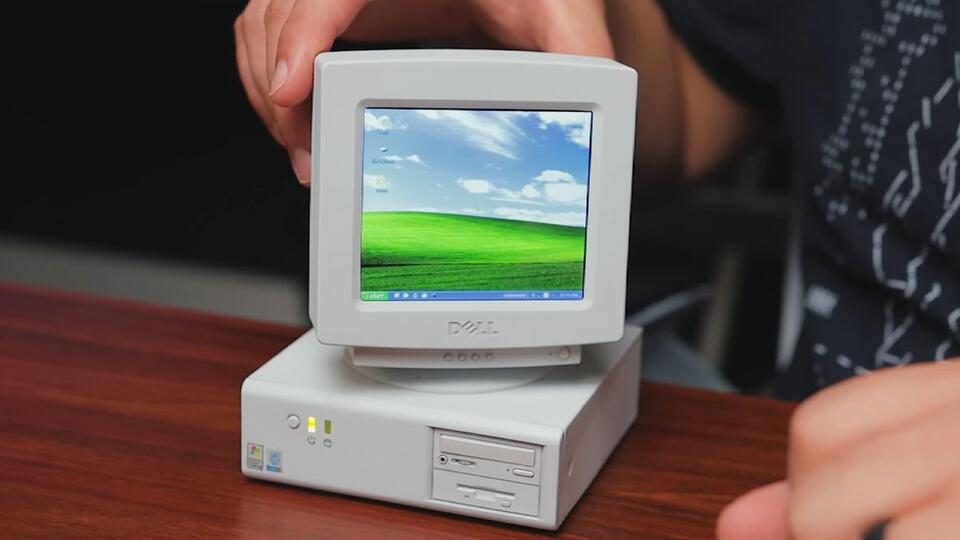 I give you the smolest gaming PC: A tiny desktop playing tiny Doom is ...