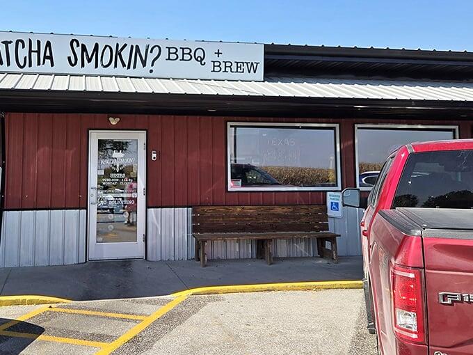 The Tenderloin Sandwich At This No-Frills BBQ Joint In Iowa Is Out-Of ...