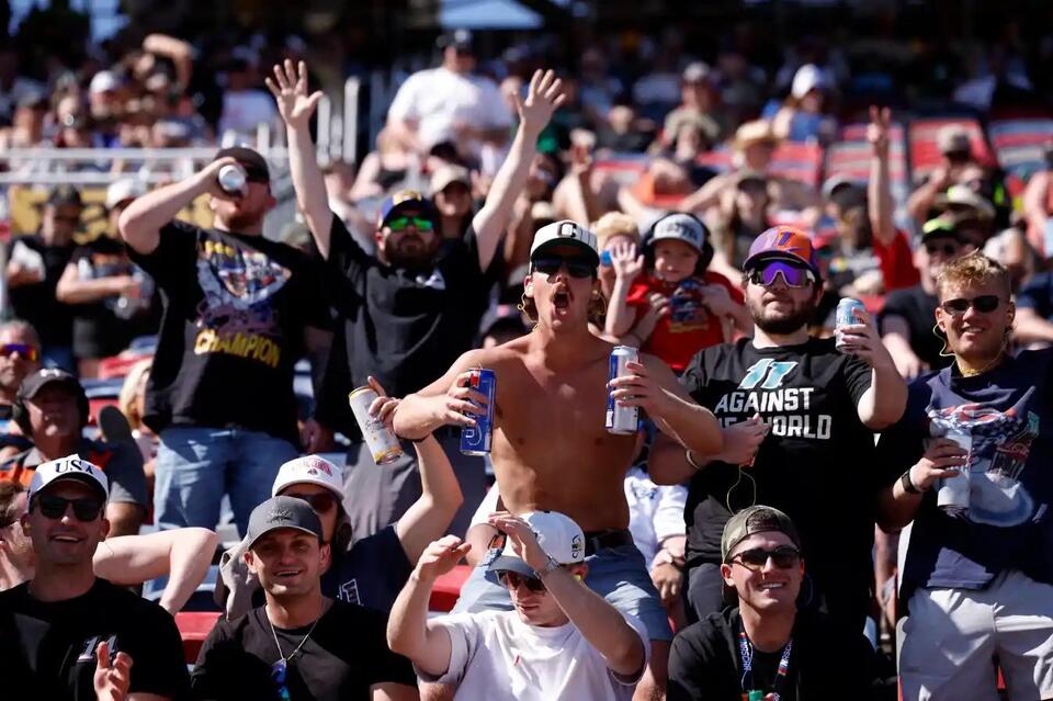 NASCAR Cup Series: Bristol Motor Speedway Attendance Criticism Sparks ...