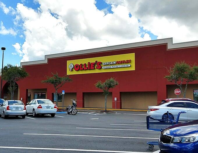 The Enormous Discount Store In Florida Where All Your Bargain-Hunting ...