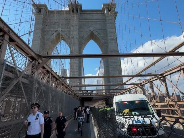 NYPD: Protesters along Brooklyn Bridge arrested for blocking traffic