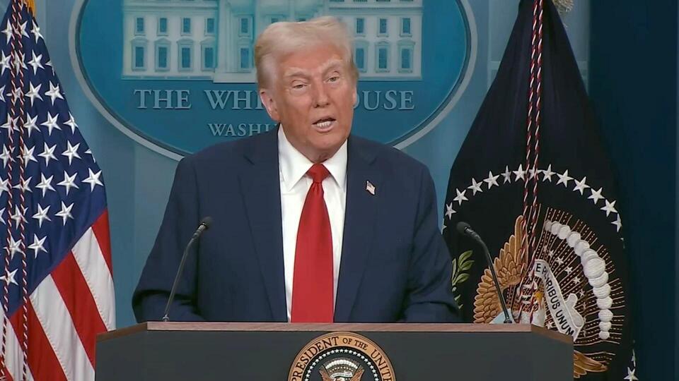 Federal employees reportedly told to remove pronouns from email ...