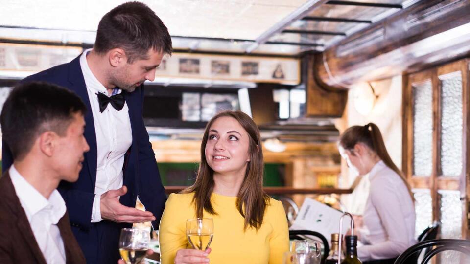If you always do these things in restaurants, psychologists say you may ...
