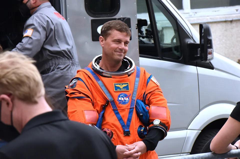 Astronaut Reid Wiseman's Wife Carroll Died Tragically, Leaving Him a ...