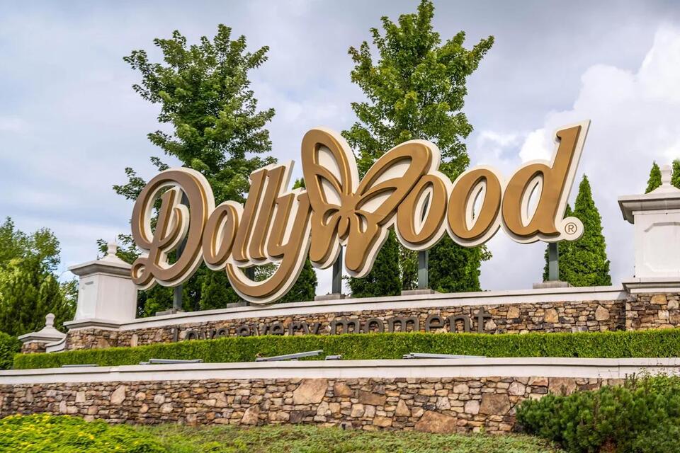 The First-Ever Race at Dollywood Is Coming to the Smoky Mountains: Here ...