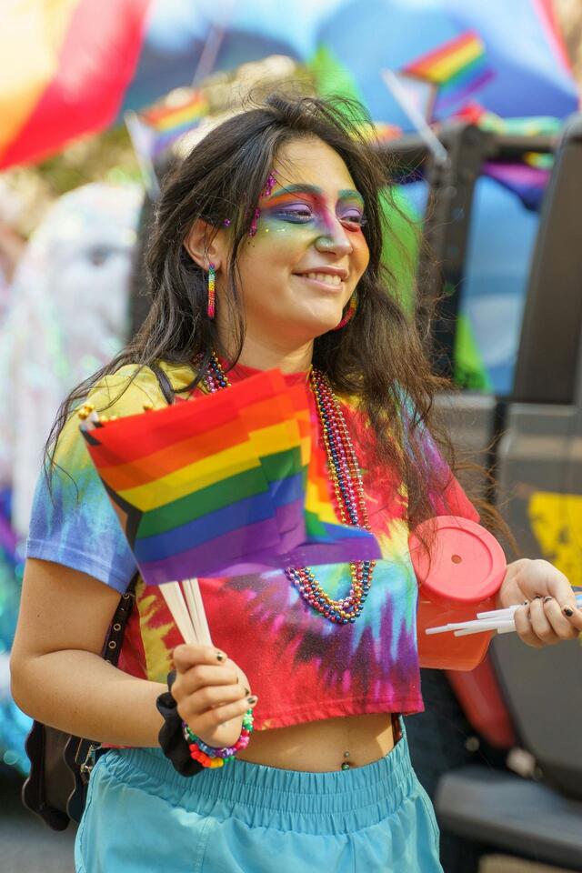America’s Largest LGBTQ Pride on Water Event Is Happening in Fort ...
