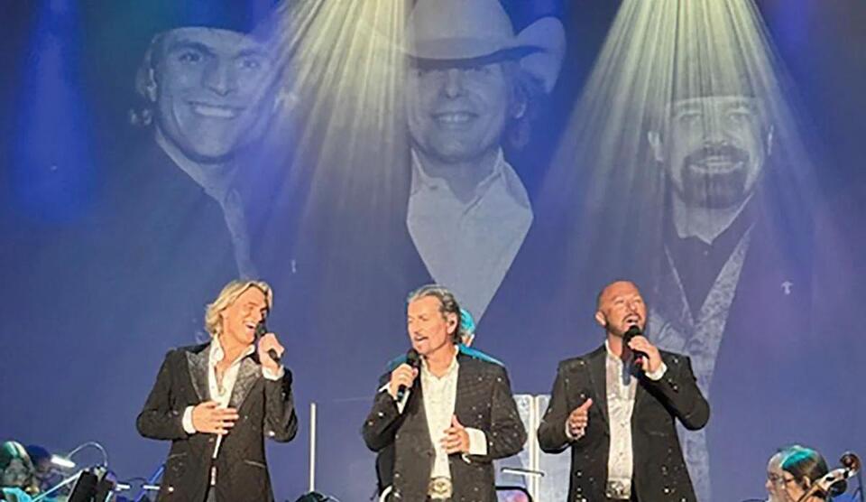 Paramount Theatre shines in return to the main stage after renovation ...