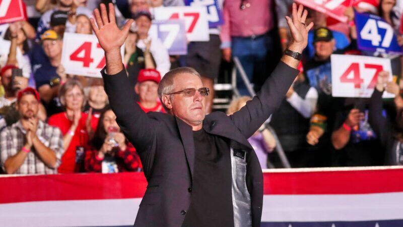 Brett Favre Accuses Netflix Of Targeting Him Over Donald Trump Support ...