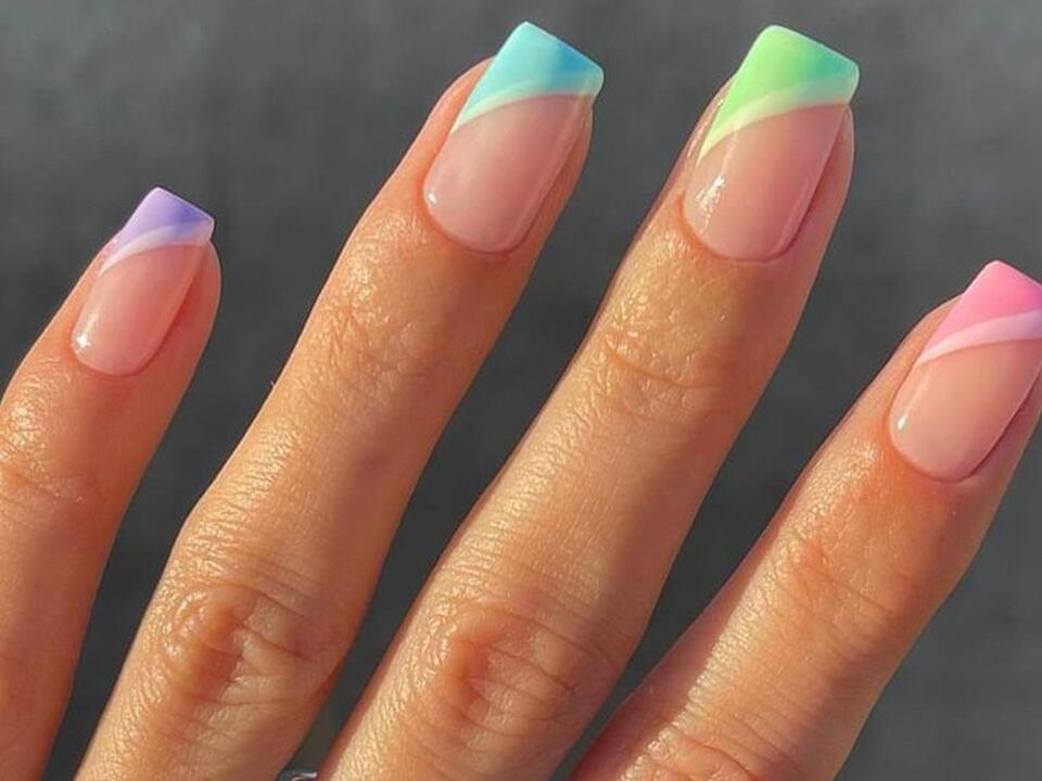 12 Alternative French Manicure Ideas To Brighten Up Winter