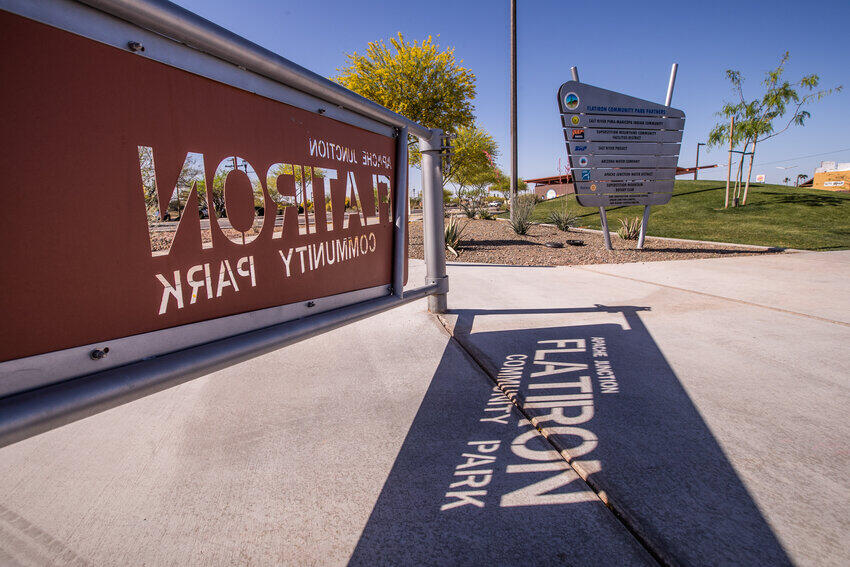 Free Apache Junction Concert in the Park in October features 'Ross ...