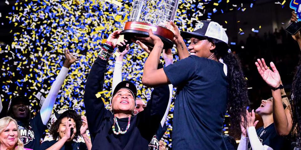 March Madness: Rapper Plies gifts Gamecocks' Dawn Staley an icy chain ...