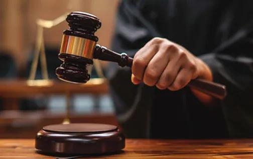 Federal Judge Strikes Down Louisiana’s Controversial 25-Foot Buffer Zone Law for Police - NewsBreak