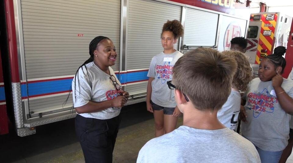 Mayor Smith highlights youth programs during “Around the Town” tour ...