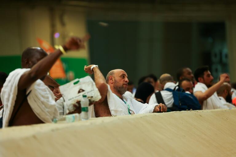 Muslim pilgrims 'stone the devil' as hajj nears end in Saudi Arabia ...