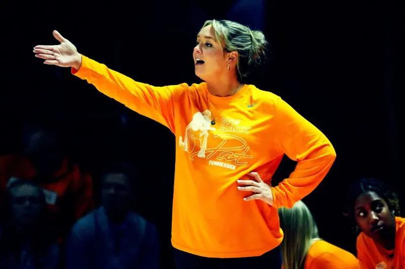 Officials Step In as On-Court Tensions Mount Kim Caldwell’s Tennessee ...