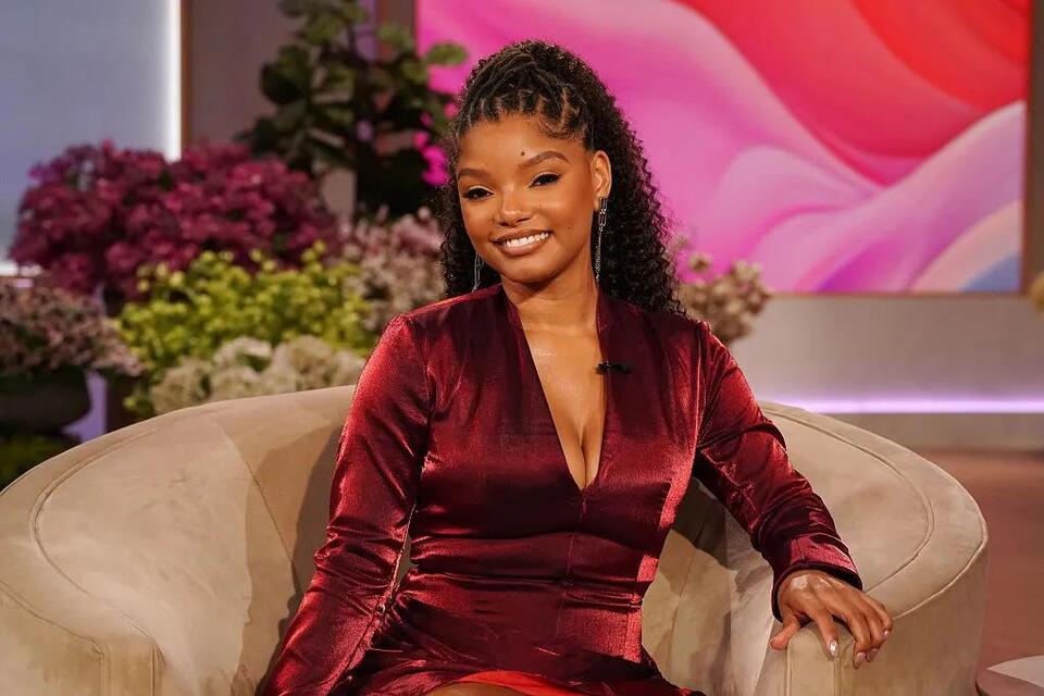 A Baddie & A Princess: Halle Bailey Stuns At The Jennifer Hudson Show ...