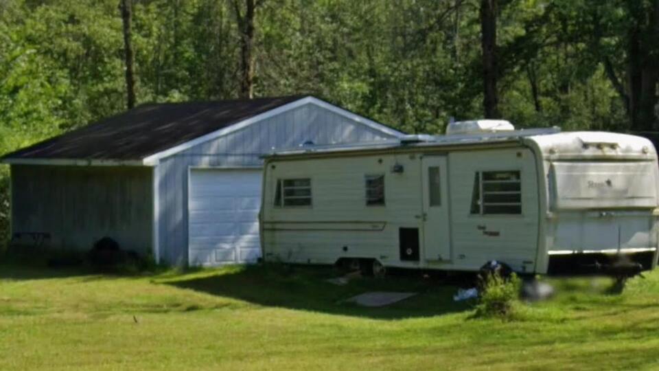 Kidnapped man used his own tooth, which was removed with pliers, to cut ...