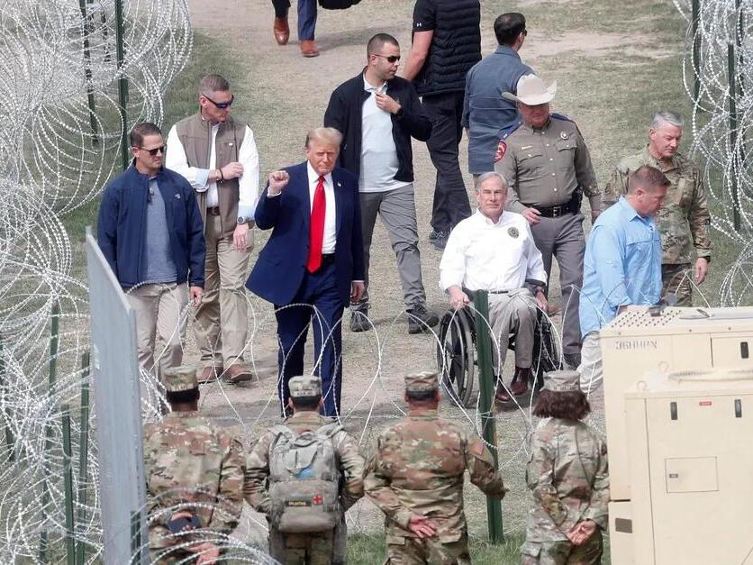 Trump visits border at Eagle Pass, Texas