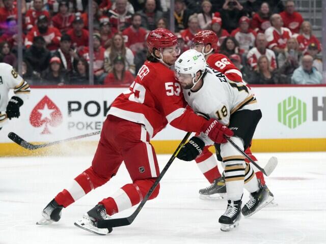 Frederic scores 2 goals as Bruins win 3rd straight by downing Red Wings ...