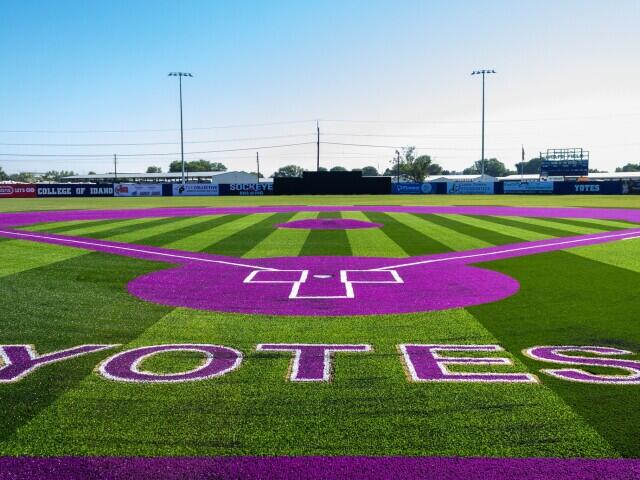 Yotes show off new turf at Wolfe Field