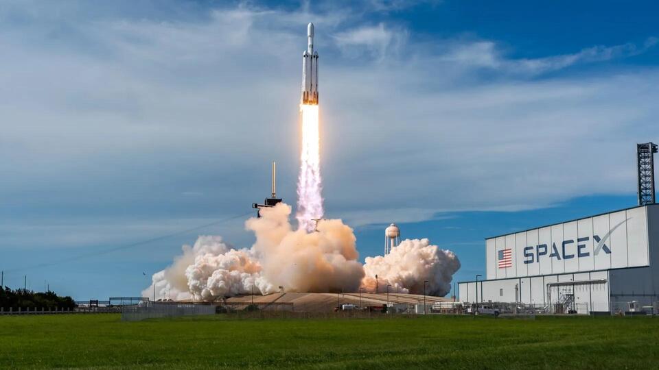 Report reveals troubling new details about Elon Musk's failed SpaceX ...