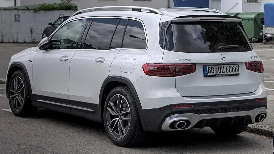 Fed Up Mercedes Owner Fakes Wreck, Reports SUV Stolen for Insurance ...