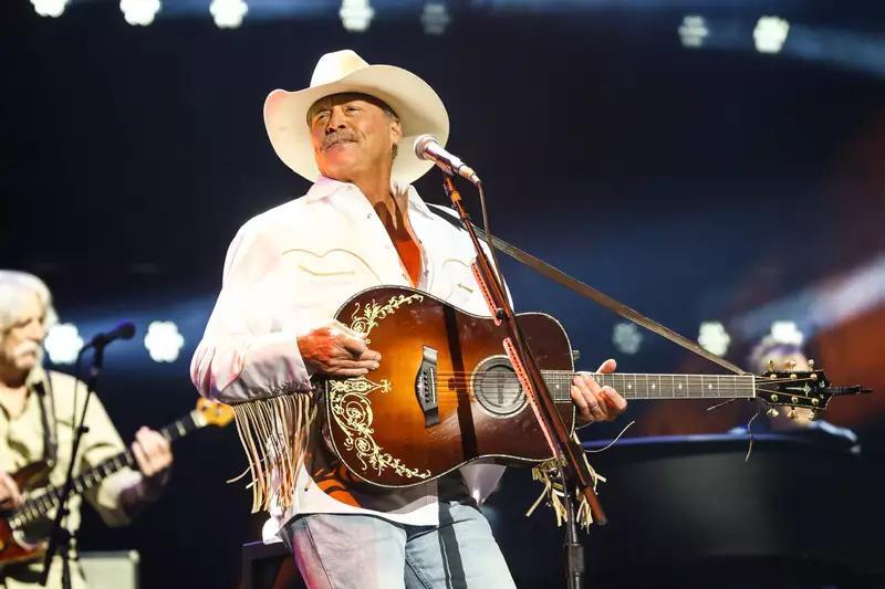What happened to Alan Jackson? Country star details health issues amid ...